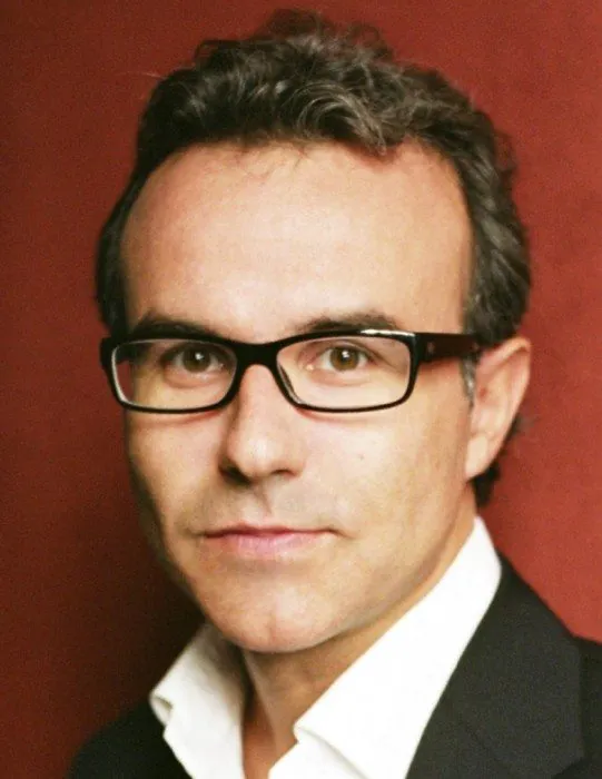 Dans Les passants de Lisbonne Philippe Besson balade dans l’intime