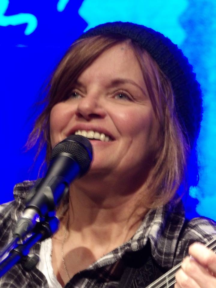 Diane Tell en concert à Kergrist, quelques instants de grâce | Morbihan ...