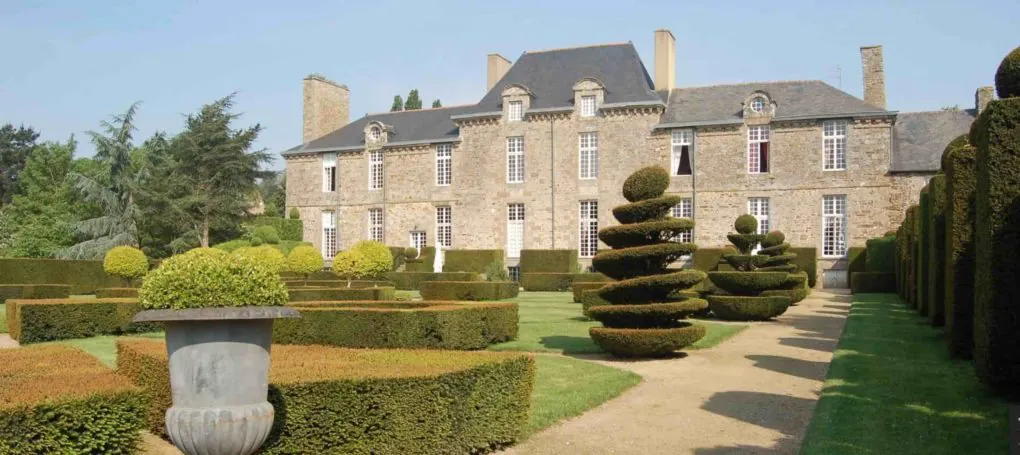 Du jardin à la house au Château de la Ballue, pique-nique costumé ...