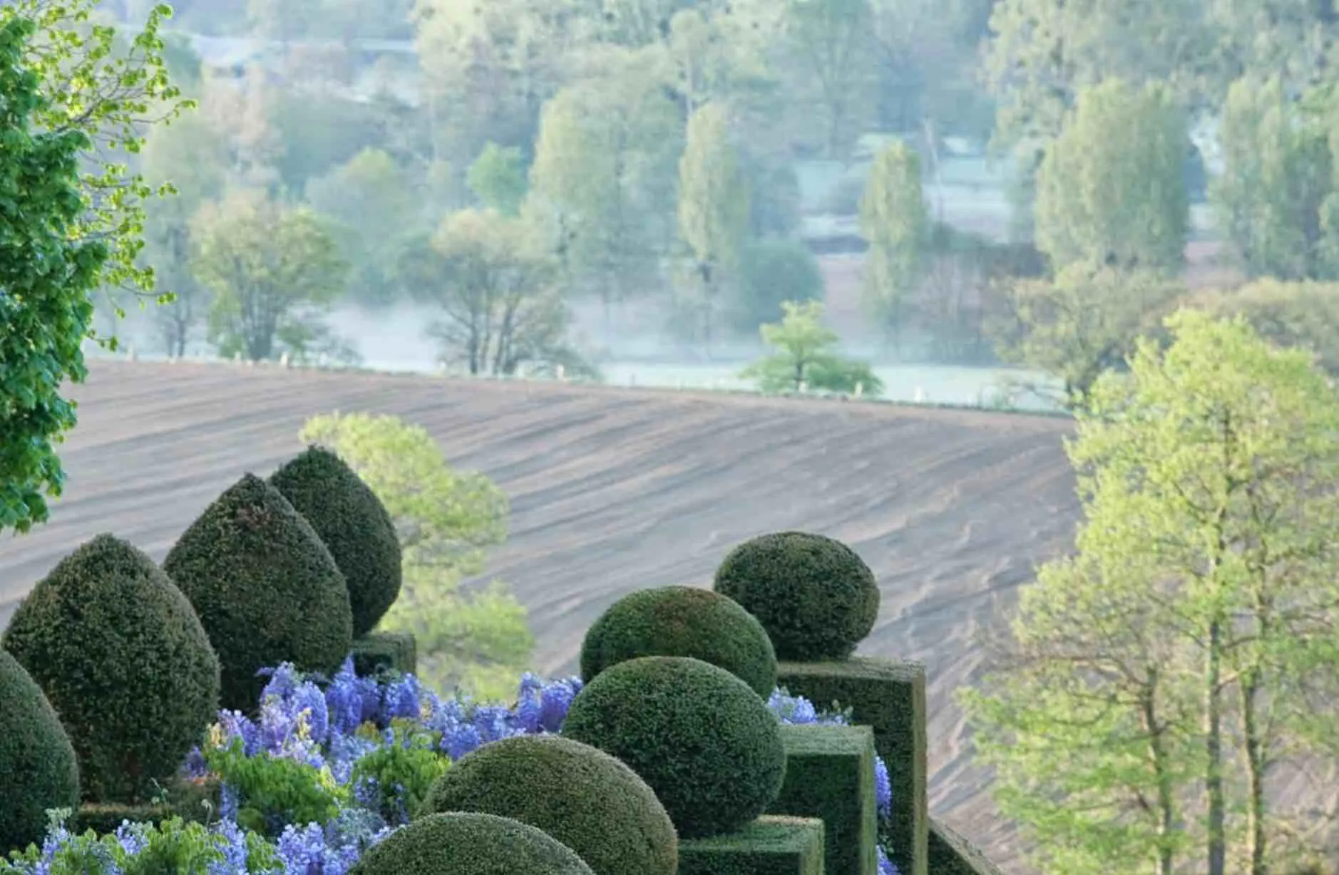 Du jardin à la house au Château de la Ballue, pique-nique costumé ...