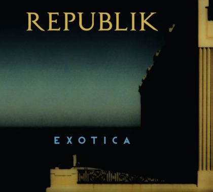 AVEC SON ALBUM EXOTICA REPUBLIK IMPOSE SA POP CONSTITUTION