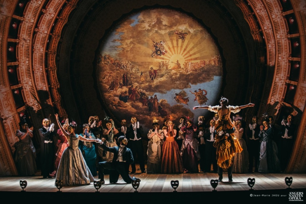 UN BAL MASQUÉ PRESQUE PARFAIT À L'OPÉRA DE RENNES