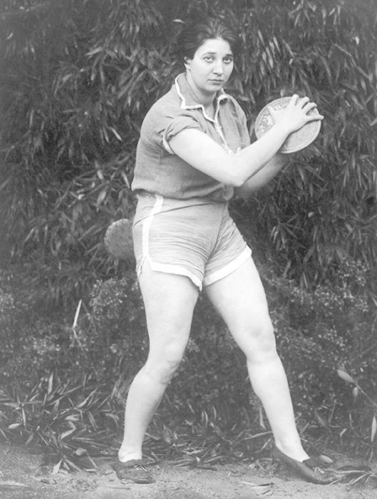 VIOLETTE MORRIS UNE FEMME ENTRE OMBRE ET LUMIÈRE