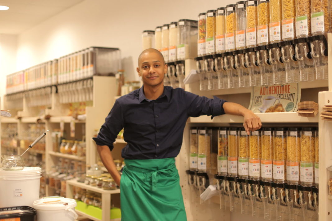 RENNES. LE GRAND MARCHÉ VRAC DE DAVID SENE OUVRE 5 RUE DE LA CHAUSSÉE