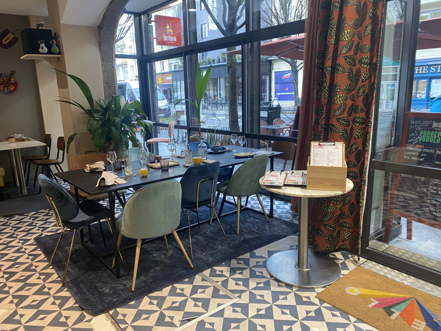 Rennes Gare. Le restaurant Território remplace chèrement le Café noir