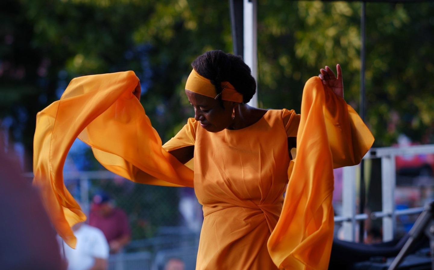 Josselin. La chanteuse Tita Nzebi sur la scène de l’Écusson | Morbihan ...
