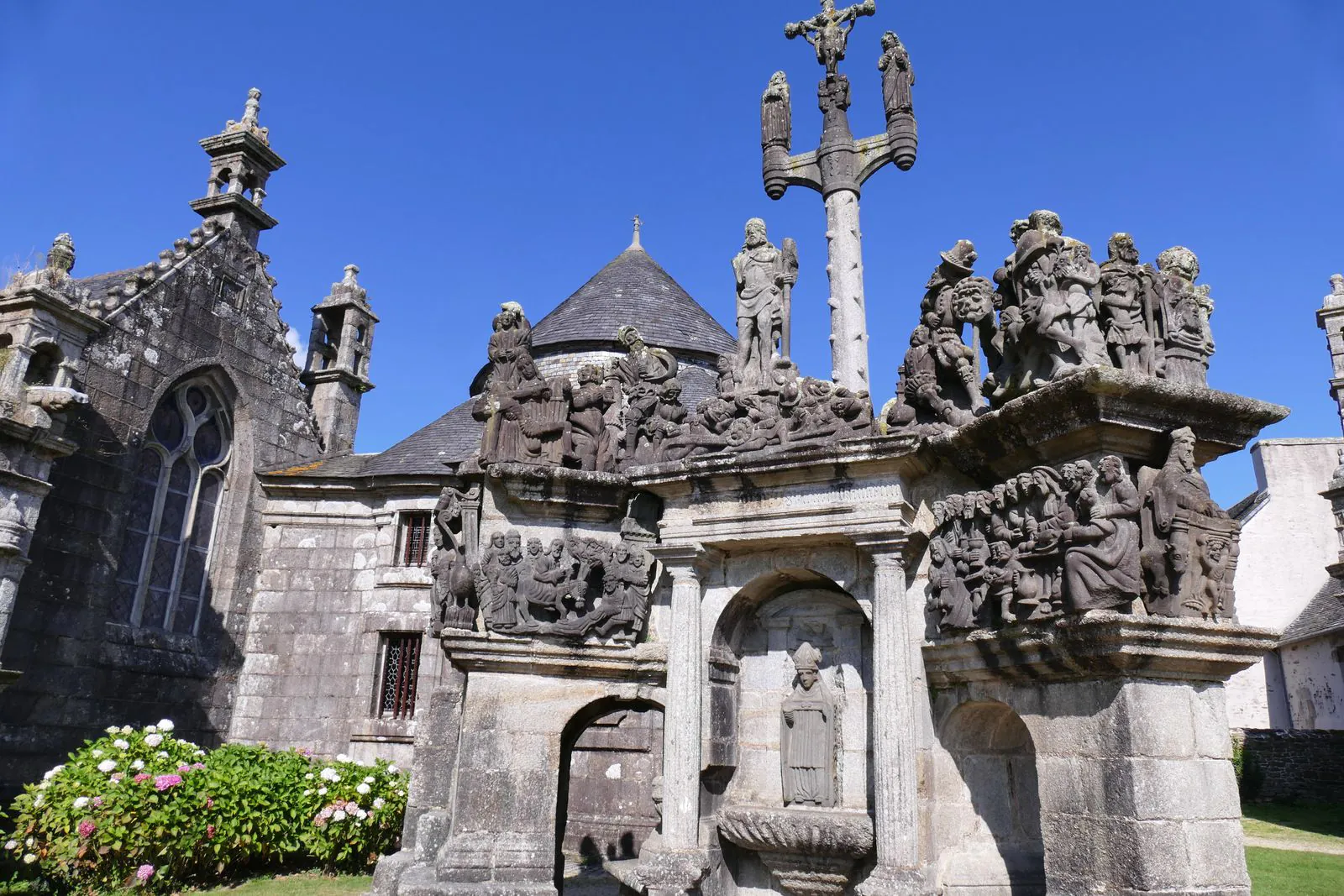 Bretagne. Un riche patrimoine de calvaires bretons dont 7 monumentaux