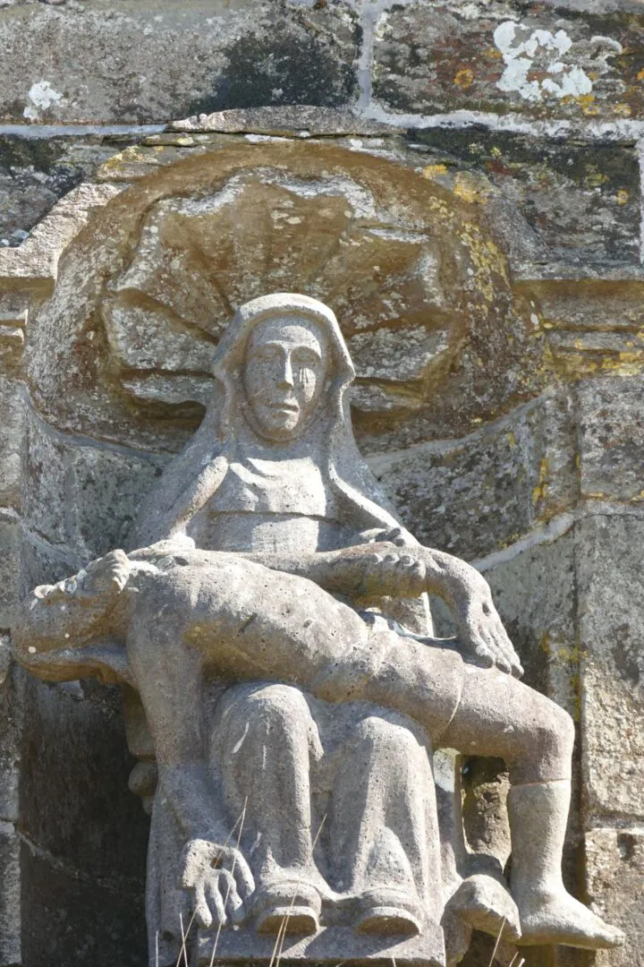 Bretagne. Un riche patrimoine de calvaires bretons dont 7 monumentaux