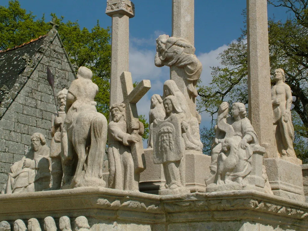 Bretagne. Un riche patrimoine de calvaires bretons dont 7 monumentaux