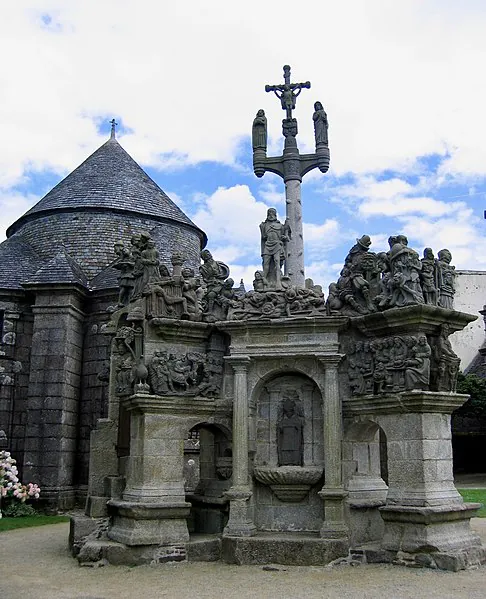 Bretagne. Un riche patrimoine de calvaires bretons dont 7 monumentaux