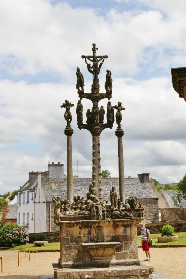 Bretagne. Un riche patrimoine de calvaires bretons dont 7 monumentaux