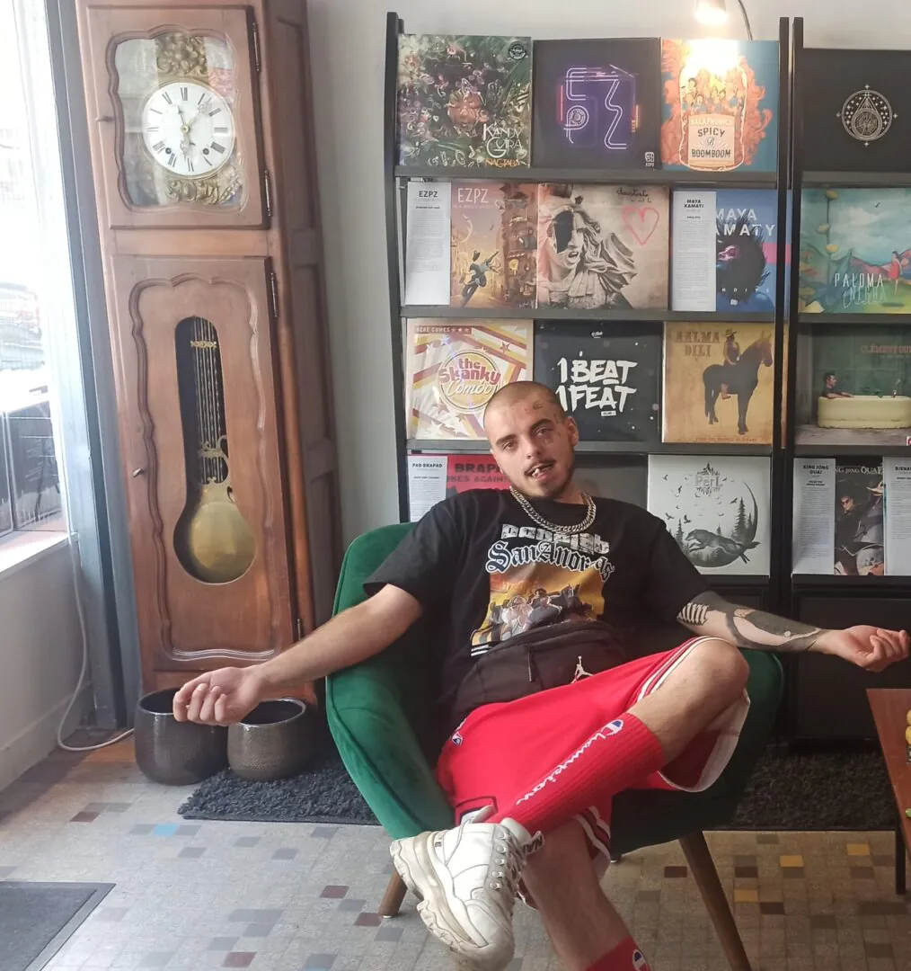 Lepers. Para Bellum, un premier album rap entre ombre et lumière