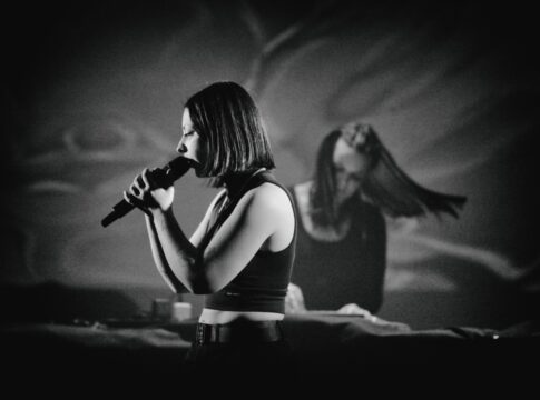 Minuit Machine. 24, un album entre EBM et dark wave qui confirme le ...