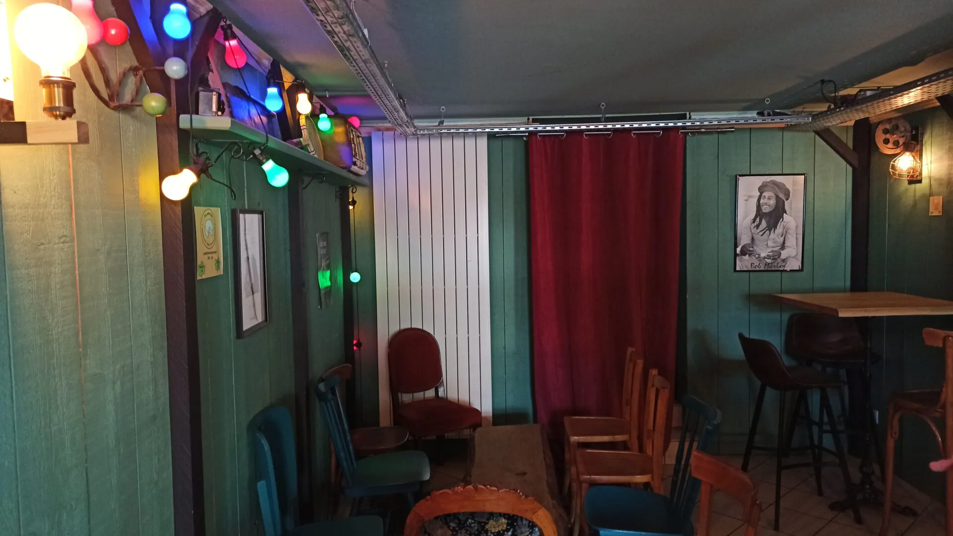 Bars de quartier Rennes. Les 400 coups, bières bretonnes et vins ...