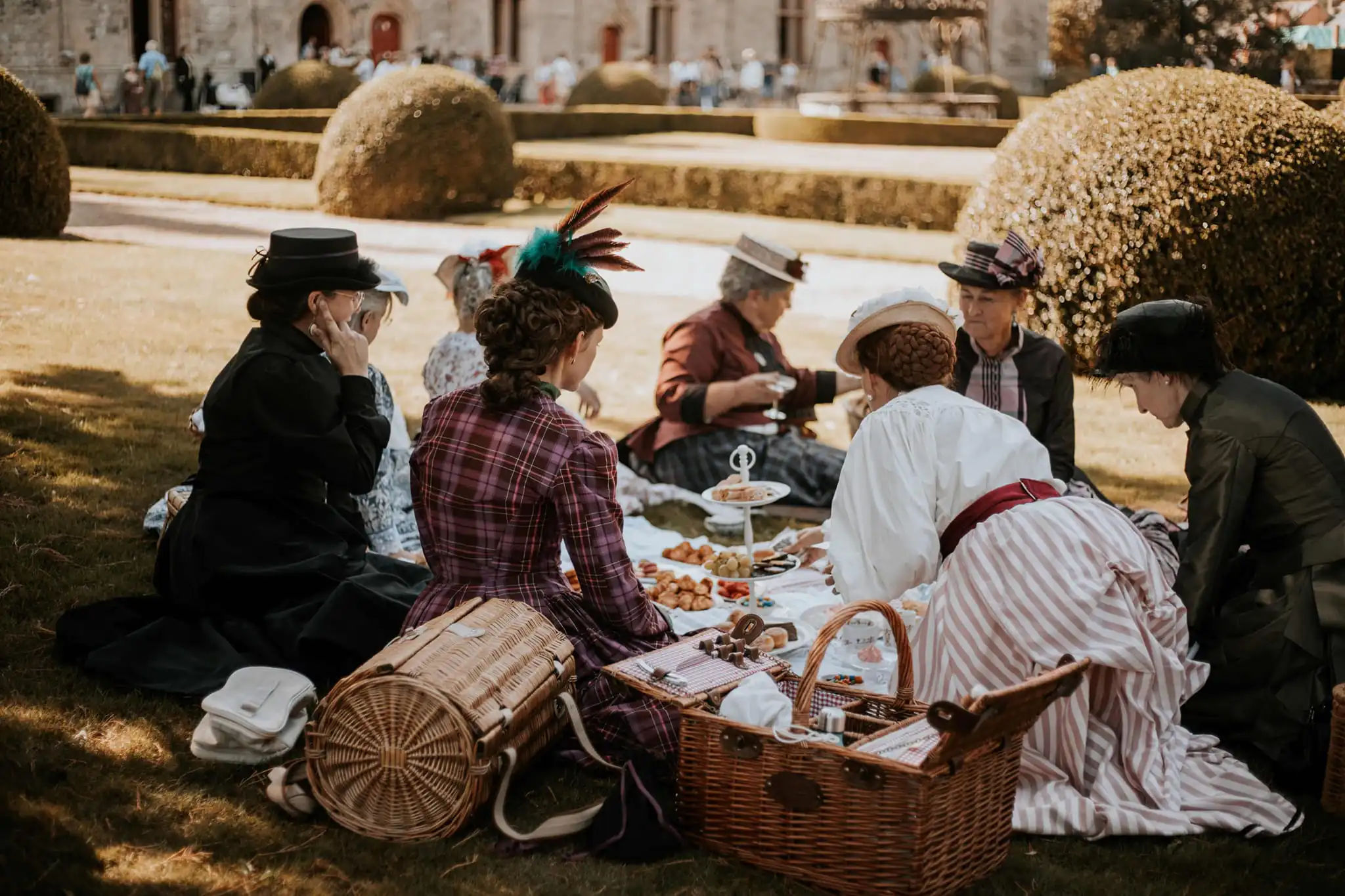 Pontivy. Crinolines et Cie s’adresse à tous les passionnés d’Histoire ...