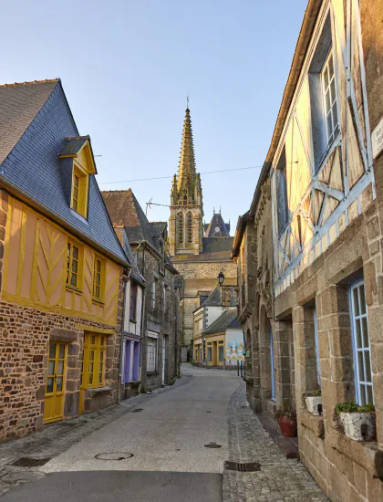 Bazouges-la-Pérouse. Une petite cité de culture et de patrimoine en ...