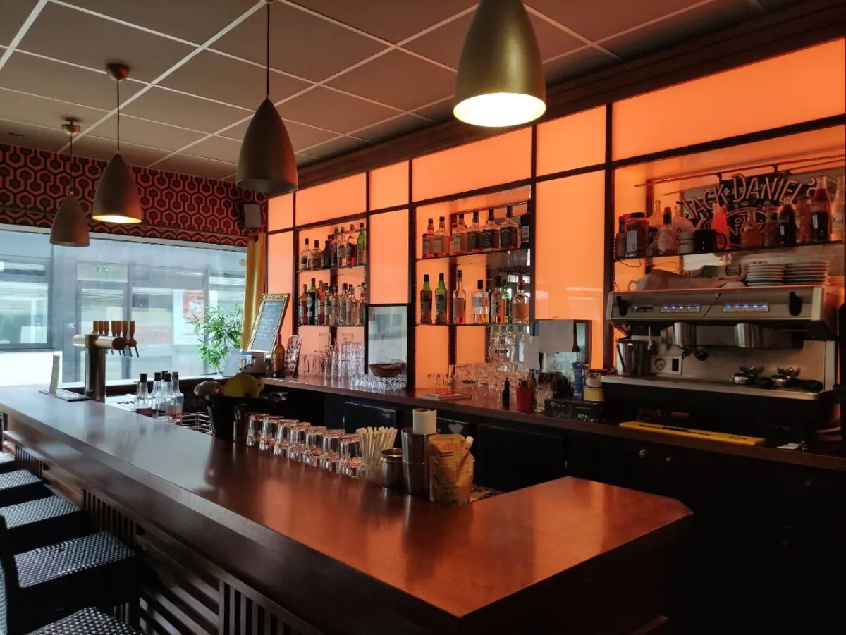 Rennes Bars de quartier. À L’Overlook, Qu’allez-vous boire, Monsieur