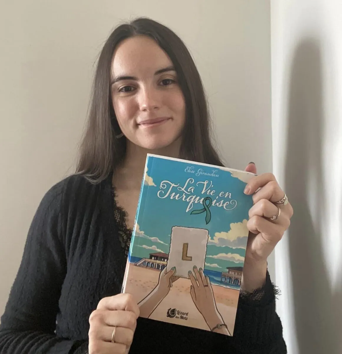 La Vie en Turquoise d’Elise Giraudau, l’hommage poignant à sa sœur disparue