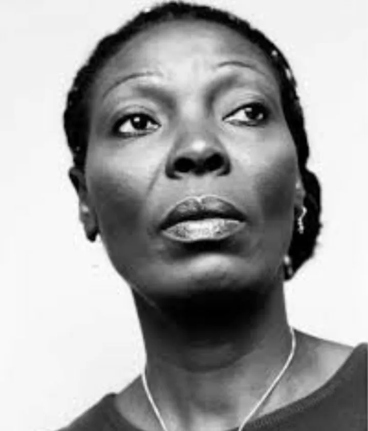 Une femme debout, Sonia Pierre l’apatride